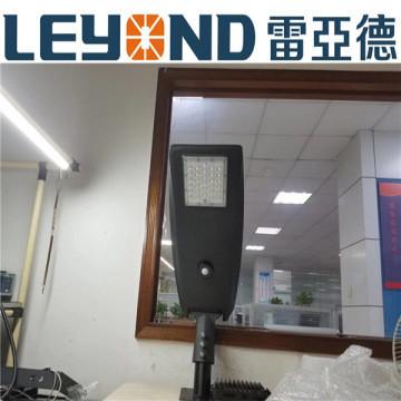 Cina Tutti in un telecomando senza fili dell'iluminazione pubblica solare del LED per il marciapiede/carreggiata in vendita