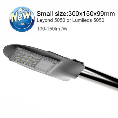 Cina Carreggiata unica di watt LED di progettazione 30 che accende mini iluminazione pubblica per il parcheggio/giardino in vendita