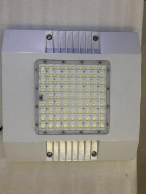 Cina Il baldacchino della lampada bianca LED accende 165lm/W 100w 150w IP66 IK10 una lente ottica da 85 gradi in vendita