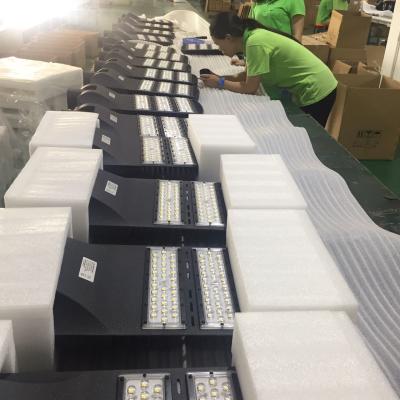 Cina I dispositivi principali di ottimo rendimento impermeabili dell'iluminazione pubblica con 3-8M installano l'altezza, angolo regolabile in vendita