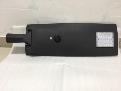 Cina 2021 nuova batteria al litio 160lm/w 20w 30w 40w 50w tutto in un'iluminazione pubblica principale solare in vendita
