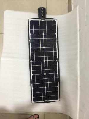Cina 2021 nuova batteria al litio 160lm/w 20w 30w 40w 50w tutto in un'iluminazione pubblica principale solare in vendita