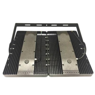Cina 100w-500w alta luce IP65 IK10 dello stadio dell'albero LED per il campo di sport in vendita