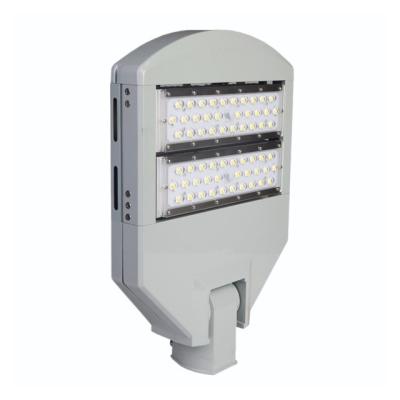 Cina 100w Ip66 Waterproof High Efficiency Classic Led Street Light in vendita