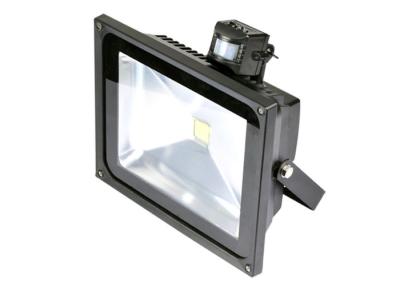 中国 PIRセンサーの検出を用いる純粋で白い研修会の庭60 Hz 50Hz 50W LEDのフラッドライト120度 販売のため