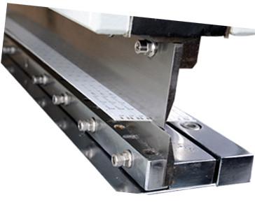 Cina PWB Depanelizer della scanalatura di lunghezza V di 450mm con 2 lame lineari del Giappone in vendita