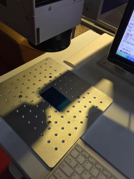 標準的なUSBを示す精神レーザーのための専門繊維レーザーPCBの分類機械