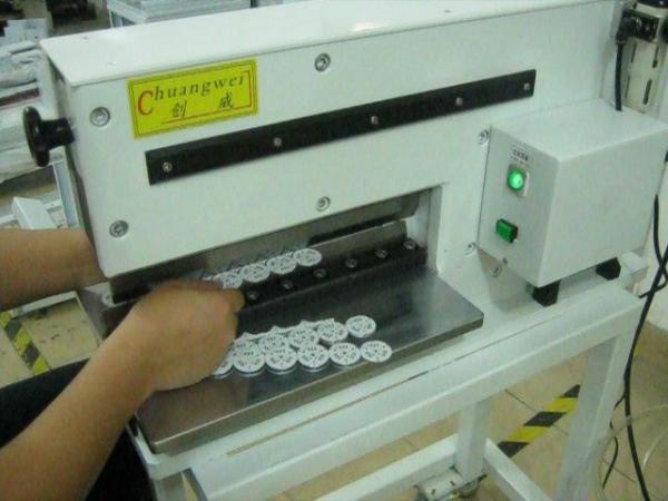 PWB, welches die PWB-Trennzeichen-Maschine Druck-frei depaneling ist