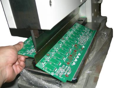 中国 PCB DepanelingはSMTの企業、PCBの分離器、CWVC-330のために機械で造る 販売のため