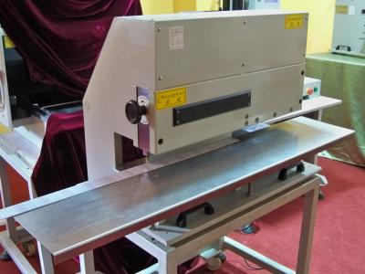 Cina Tagliando qualsiasi PWB Depaneling di lunghezza, striscia Depanelizer del LED per il taglio dei bordi del PWB in vendita