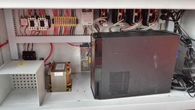 Cina Macchina del router del PWB di CNC del PWB Depaneling di stile del pavimento di alta precisione con la Tabella di lavoro doppio in vendita