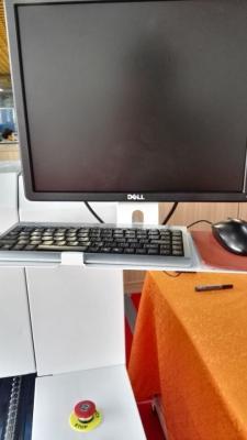 Cina Macchina del router del PWB di CNC del PWB Depaneling di stile del pavimento di alta precisione con la Tabella di lavoro doppio in vendita
