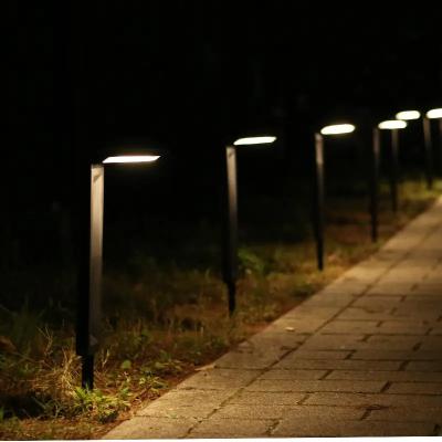 Cina Lampade da giardino a bolletto solare a LED per la decorazione di percorsi esterni a energia solare in vendita