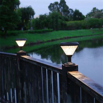 China Estilo europeu IP65 Lâmpada à prova d'água Largo Solar Led Relógio de gramado Bollardo Jardim Luz para exterior à venda