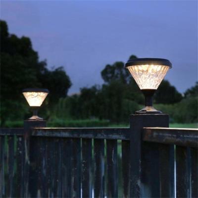China Estilo europeu IP65 Lâmpada à prova d'água Largo Solar Led Relógio de gramado Bollardo Jardim Luz para exterior à venda