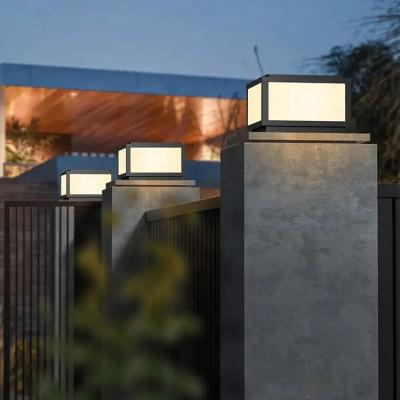 China 5000 Working Lifetime Hour Solar Outdoor Courtyard Door Post Light for Lawn Club for sale