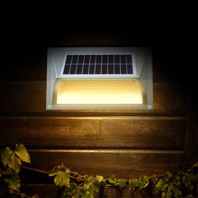 中国 50000 時間 作業 時間 暖かい 白色 LED 太陽 ステップ 壁 ライト 販売のため