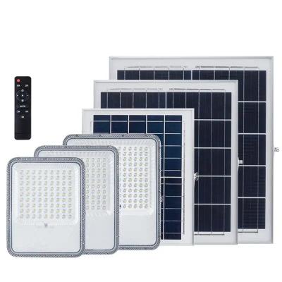 China 100w 200w 300w Led Solar Street Light Flutlampe für stabile und konstante Beleuchtung zu verkaufen