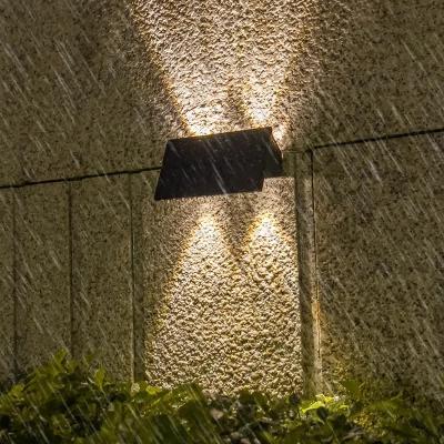 China IP54 resistente à água Lâmpada de parede solar LED decorativa exterior para varanda Escalão Patio Spot Light à venda