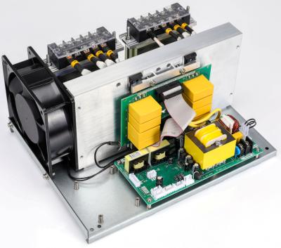 China generador de frecuencia ultrasónica de 25khz 600w para el limpiador ultrasónico en venta