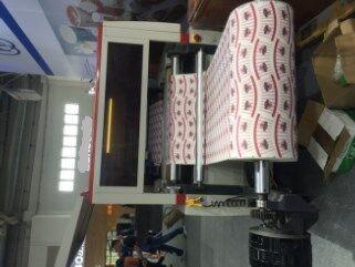 Cina Macchina tagliante automatica della tazza di carta del rotolo per le tazze di carta eliminabili FD1050 * 550 in vendita