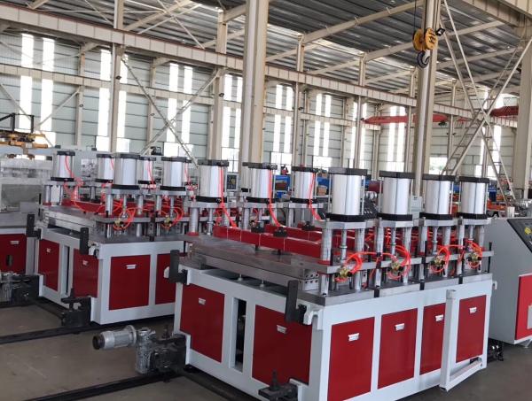 Quality Advanced Double-Screw UPVC/WPC Door Production Line with Customized Voltage for sale