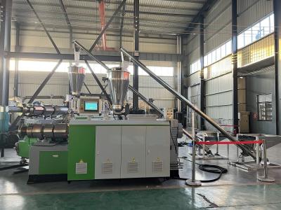 China Outdoor PE/PP WPC Composite Floor Decking Extrusion Machine for WPC Decking and Plank for sale