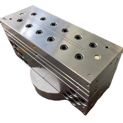 중국 가정용 제품 금색의 맞춤형 PVC 창문 프로필 진압용 곰팡이 판매용