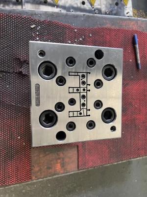 중국 빌딩 코너 PVC 프로필 3CR17 곰팡이 재료 생산 및 디자인 판매용