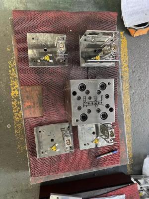 중국 빌딩 코너 PVC 프로필 3CR17 곰팡이 재료 생산 및 디자인 판매용