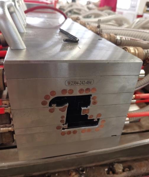 Quality 3CR17 Mould Material PVC Window Profile Mold for Silver Window Sash Mullion and for sale