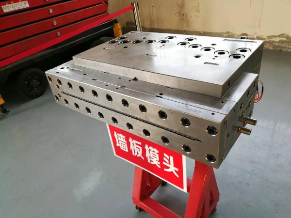 Quality Silver WPC Wall Panel 800mm and PVC Celling Mold with Extrusion Mould Shaping for sale