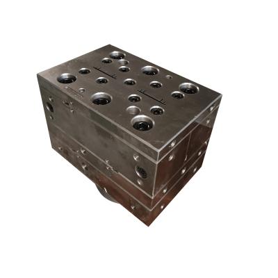 Cina Stampo di estrusione per profili di finestre in PVC in argento per diversi disegni e architetture di bloccaggio in vendita