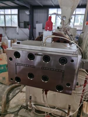 Cina Stampo di estrusione per profili di finestre in PVC in argento per diversi disegni e architetture di bloccaggio in vendita