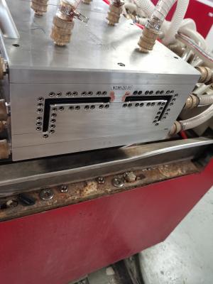 Cina Stampo di estrusione per profili di finestre in PVC in argento per diversi disegni e architetture di bloccaggio in vendita