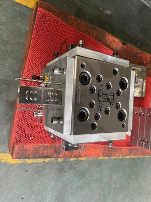 Cina Stampo per profilo UPVC per AutoCAD progettato per estrusore a doppia vite e produzione personalizzata in vendita