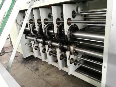 Cina La macchina scanalatrice/impilatore di stampa di Hd Flexo di 3 colori controllato da computer muore taglierina in vendita