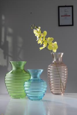 China Mouth Blow Glass Vase With  Individual Packing for sale