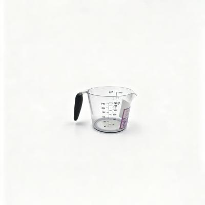 China Clear Plastic Liquid Measuring Cups with Spout & Non-Slip Handle for Liquids & Dry Ingredients for sale