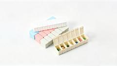7-day macaron color children's portable medicine box