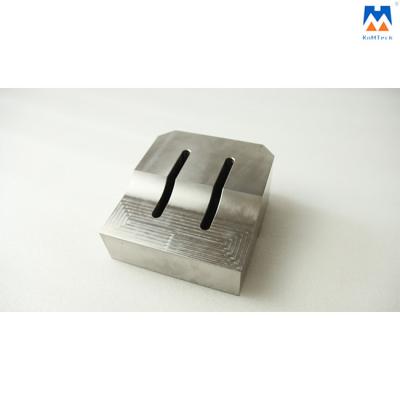Cina La muffa di titanio di saldatura a ultrasuoni che salda Horn ha personalizzato disponibile in vendita