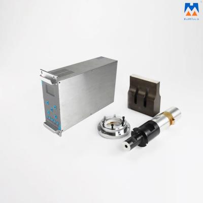 Cina insieme della saldatura a ultrasuoni 20KHz con il trasduttore del generatore e Horn per la macchina non tessuta di saldatura a ultrasuoni in vendita
