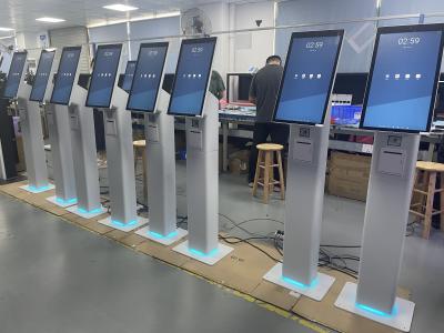 Chine Borne libre-service : Solution tout-en-un pour les opérations intelligentes LCD à vendre