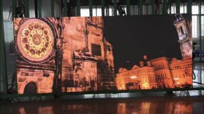 中国 小さいピクセルP1.5mm HD LED表示ビデオ スクリーンの最高は雲紋効果無しでリフレッシュ レート3840Hzを 販売のため