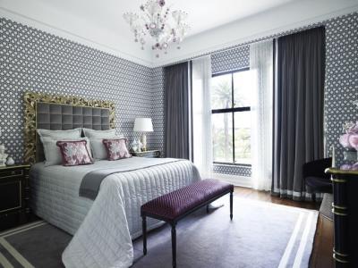 China Motorized Central Opening Curtain Motor for A Warm & Modern Home for sale