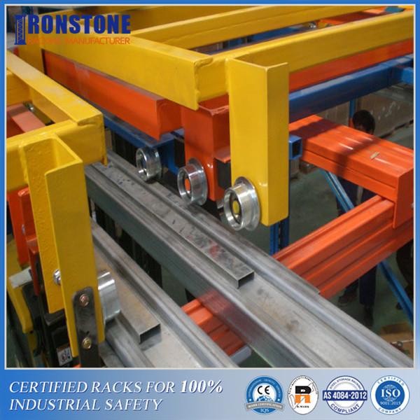 Het Rekken van LIFO Live Storage Push Back Pallet met Veelzijdigheid en Hoge Verenigbaarheid