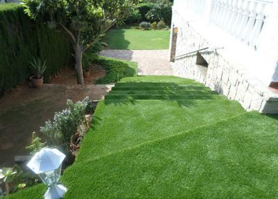 China 30mm 14700 Density Garden Artificial Turf No Harmful Substance For Pet Area for sale
