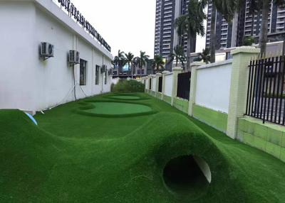 China Outdoor Fake Grass Rug UV Resistant Fireproof , Plastic Fake Grass Yard for sale