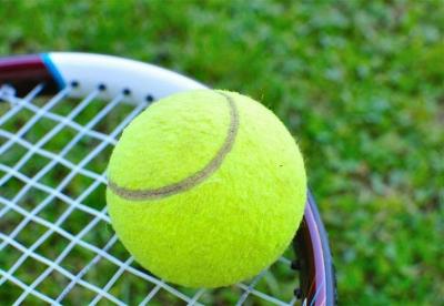 China Heavy Metal Tennis Artificial Grass No Containing No Maintenance UV Resistant for sale