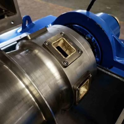 Cina SKF che sopporta il decantatore centrifuga il macchinario di servizio degli ingegneri oltremare in vendita
